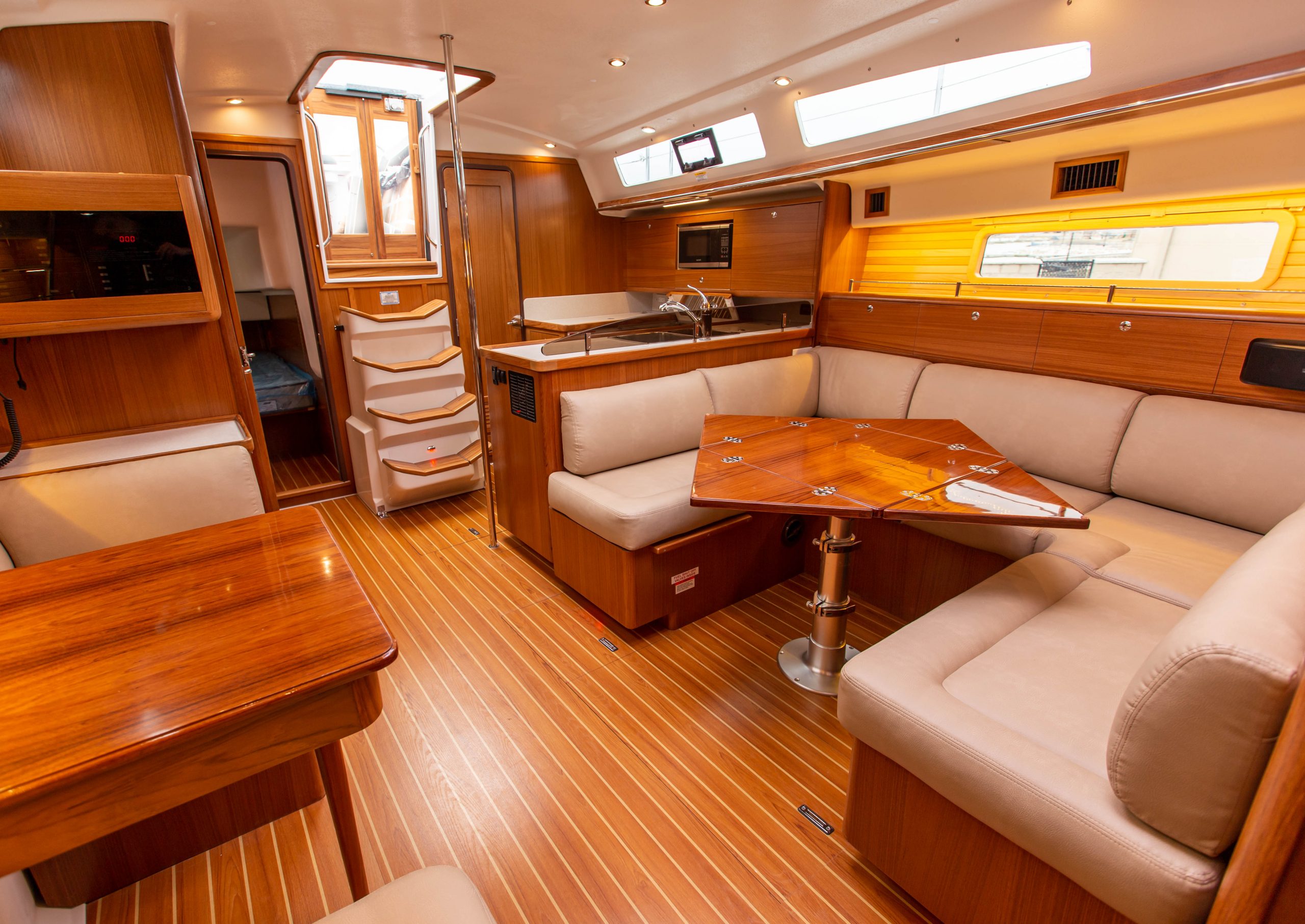 2021 Catalina 425 – Sail Place